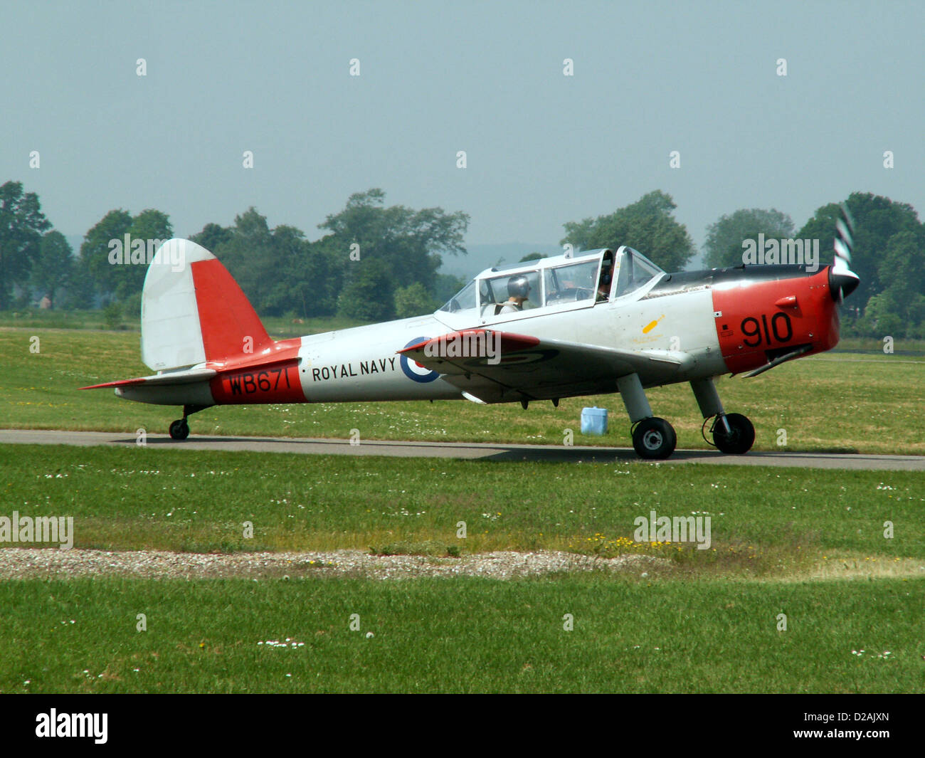 De havilland dhc chipmunk aircraft hi-res stock photography and images ...