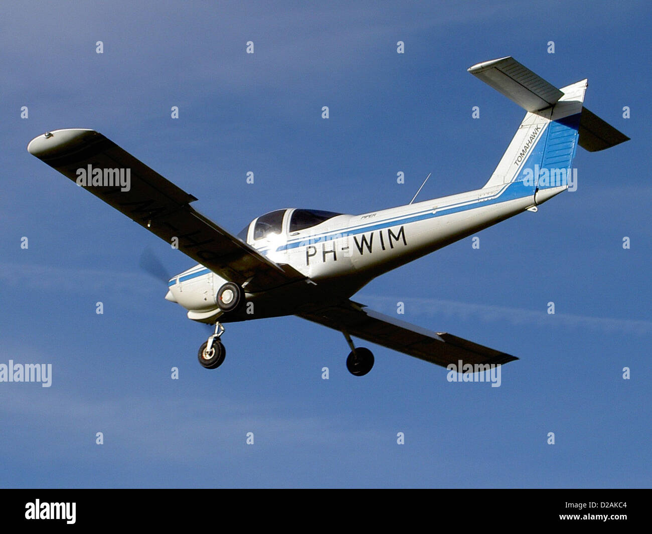 The Piper PA-38-112 Tomahawk is a light trainer aircraft used for ...
