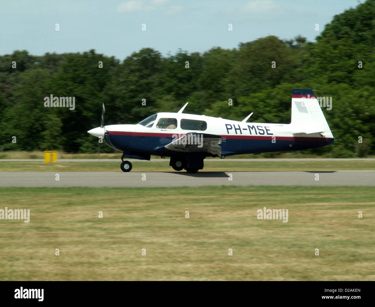 The Mooney M-20J 201MSE, registration PH-MSE, displayed at Hoeven ...