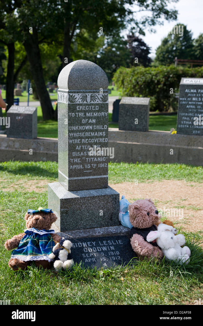 Unknown child titanic hi-res stock photography and images - Alamy