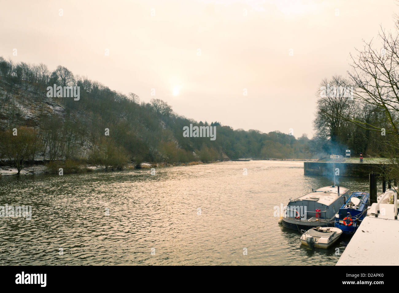 Rivers in winter hi-res stock photography and images - Alamy