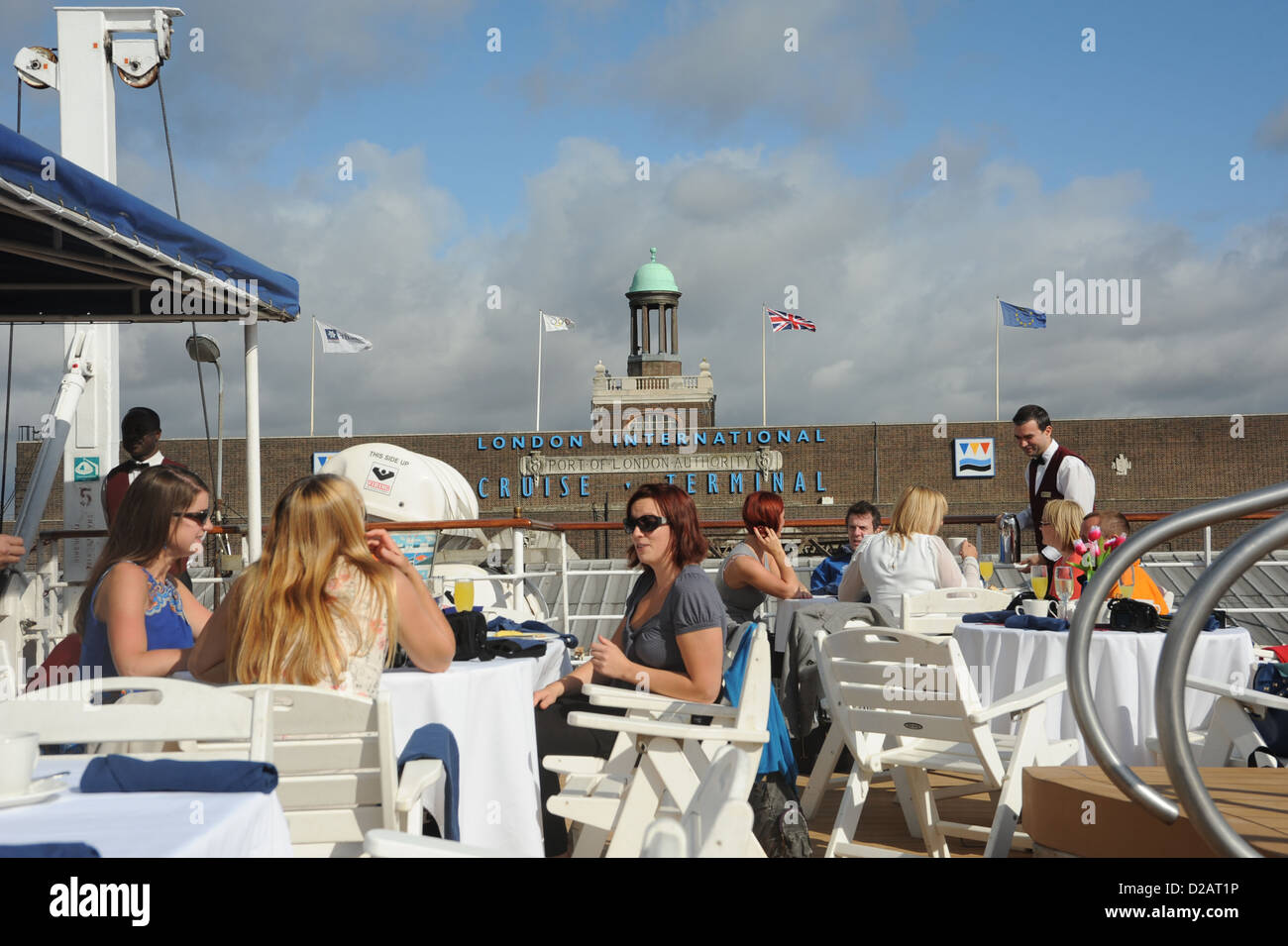 Tilbury cruise terminal hi-res stock photography and images - Alamy