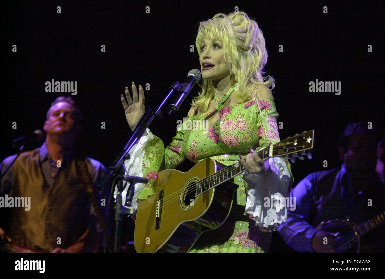 Dolly parton hi-res stock photography and images - Alamy