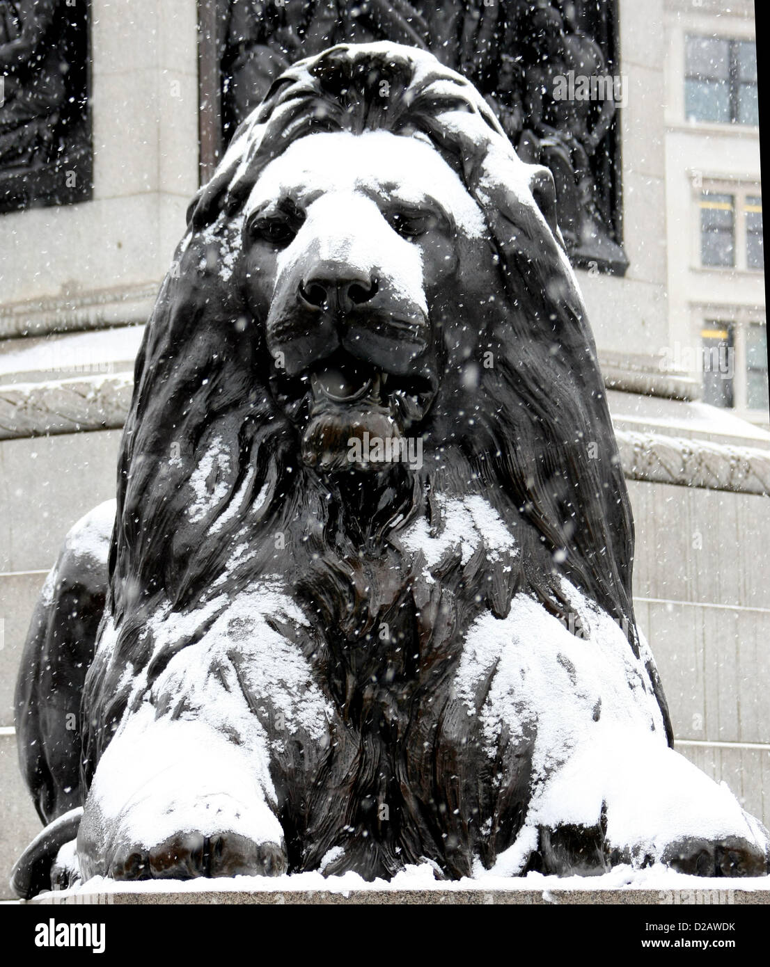 LION STATUE IN THE SNOW GENERAL SNOW VIEWS AROUND LONDON LONDON ENGLAND ...