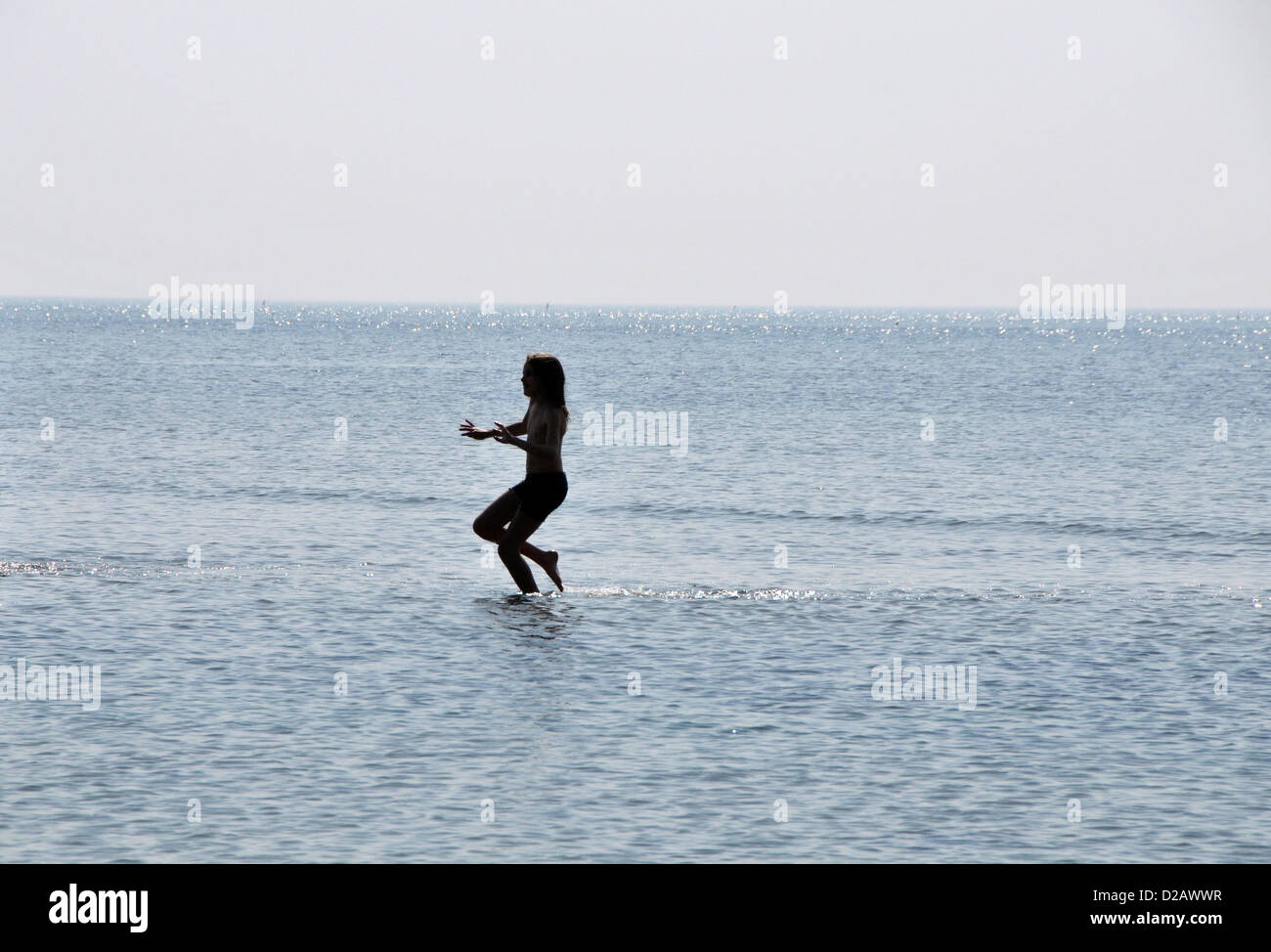 Girl dancing silhouette hi-res stock photography and images - Alamy