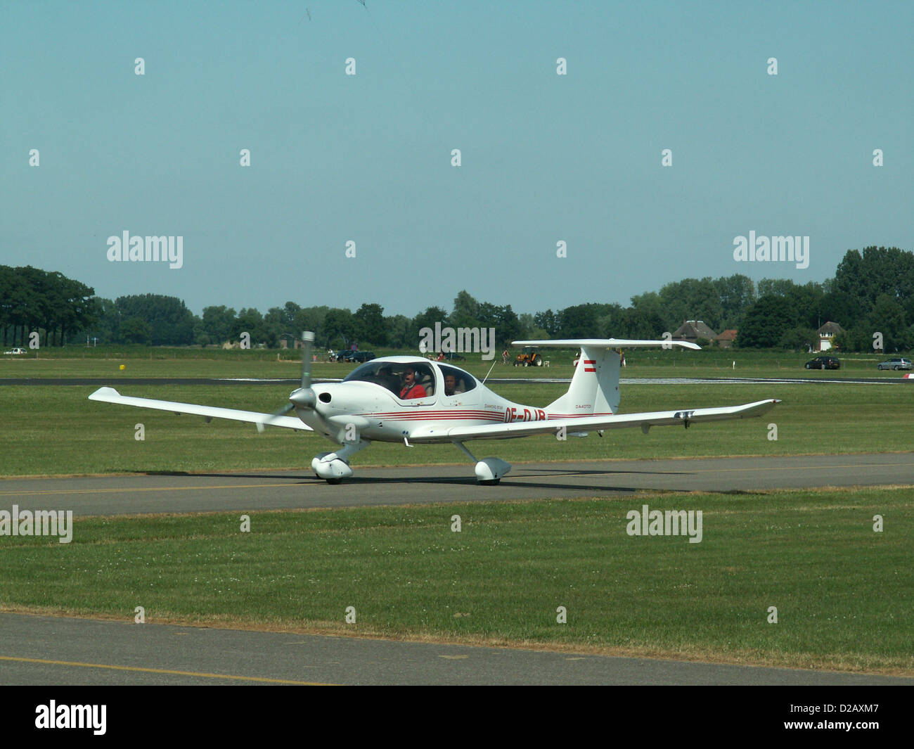 The Diamond DA40TDI Diamond Star is a single-engine, four-seat aircraft ...
