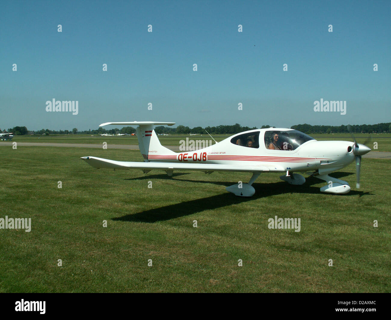 The Diamond DA40TDI Diamond Star is a modern single-engine airplane ...
