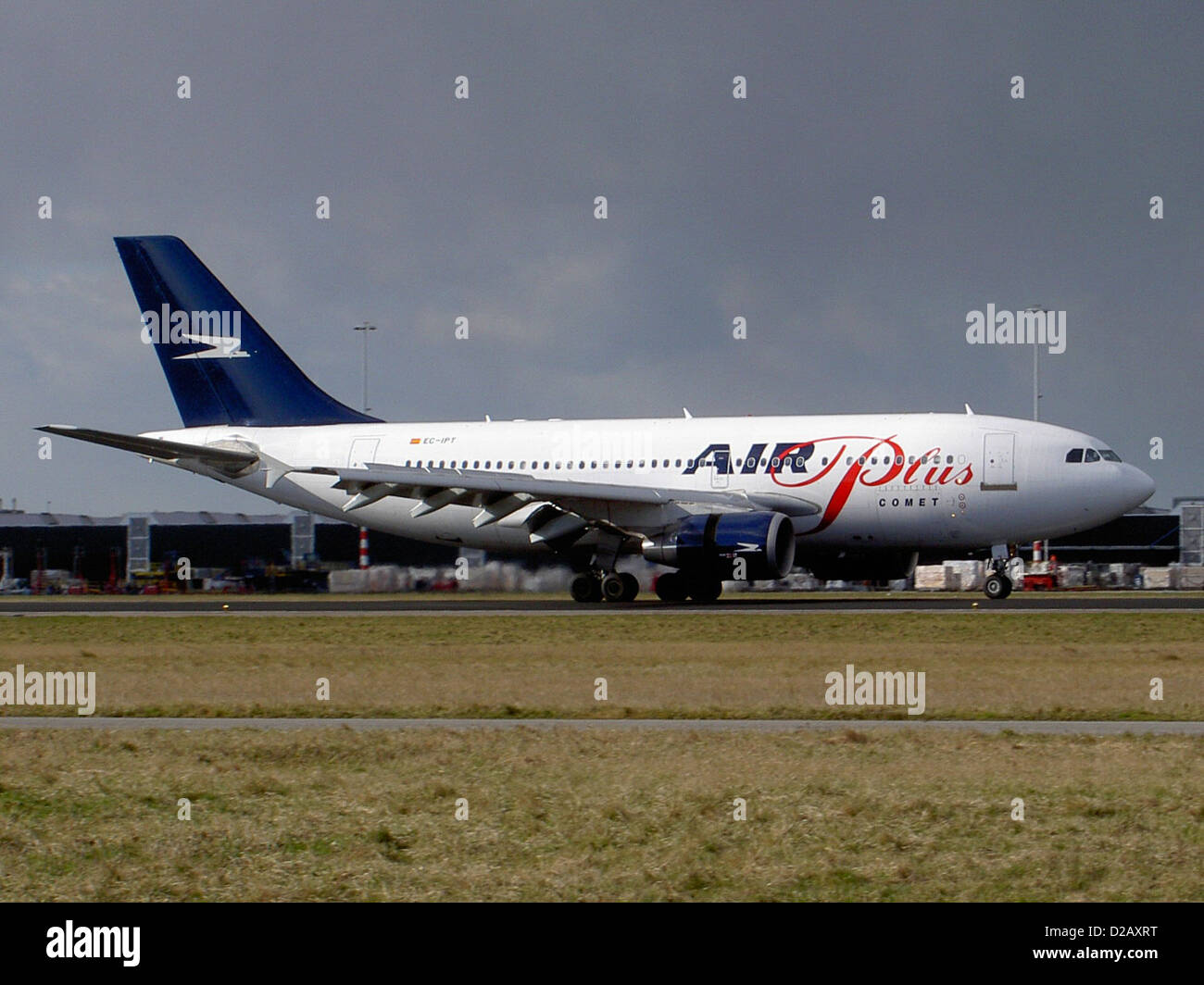 325 fighter wing hi-res stock photography and images - Alamy