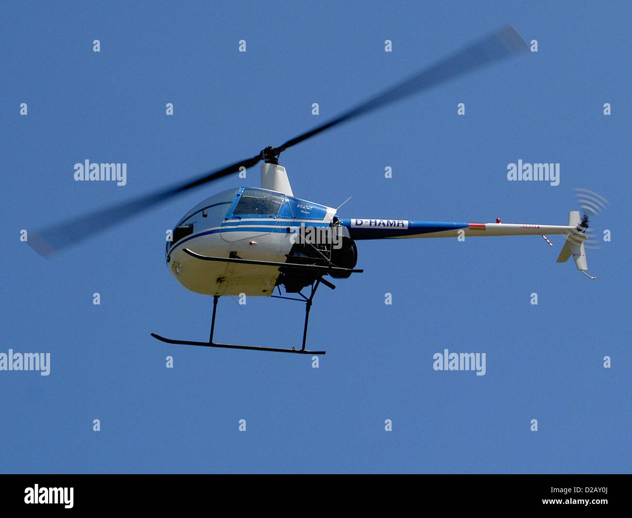 R22 helicopter hi-res stock photography and images - Alamy