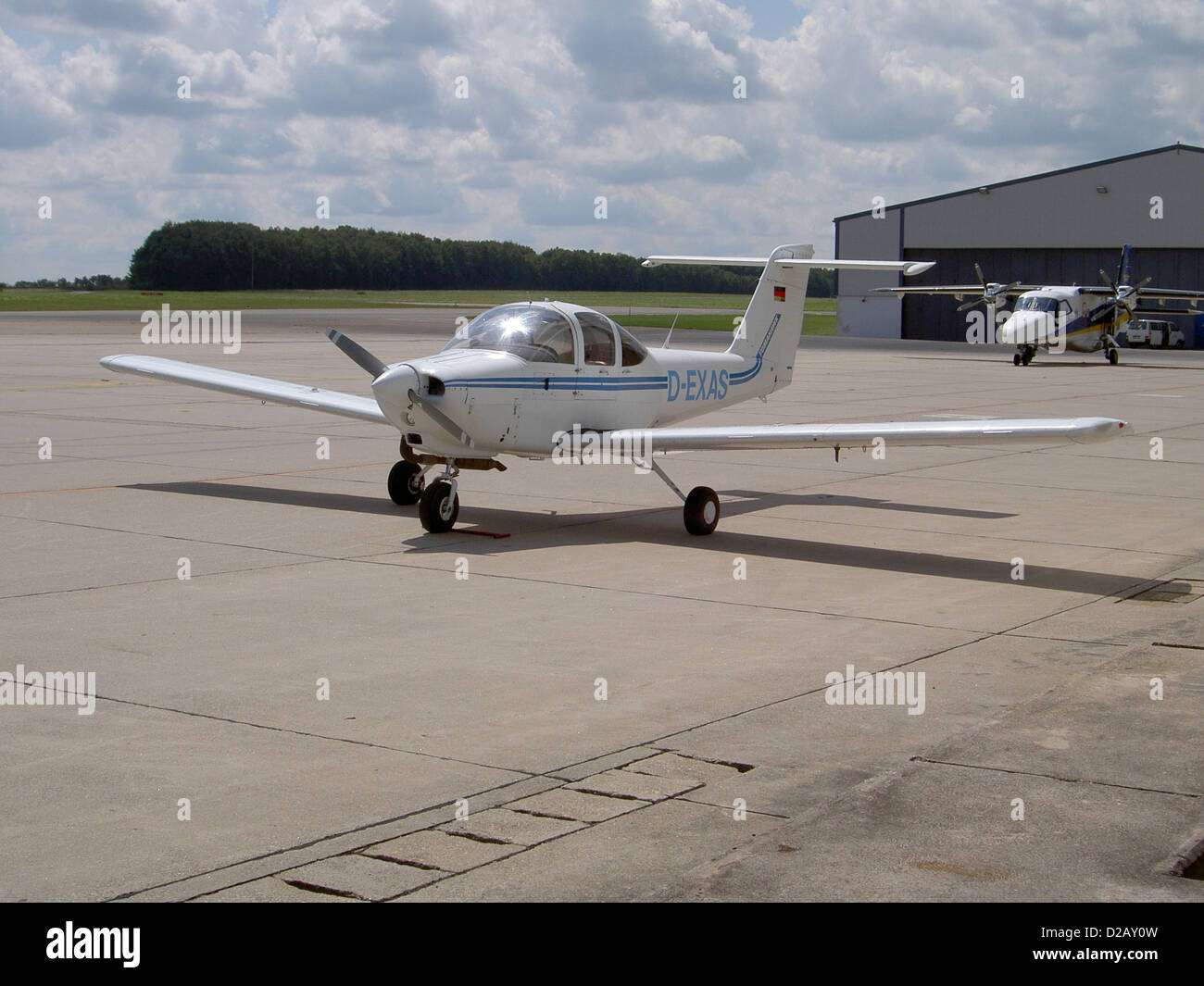 D-EXAS is a 1980 Piper PA-38-112 Tomahawk, a light single-engine ...