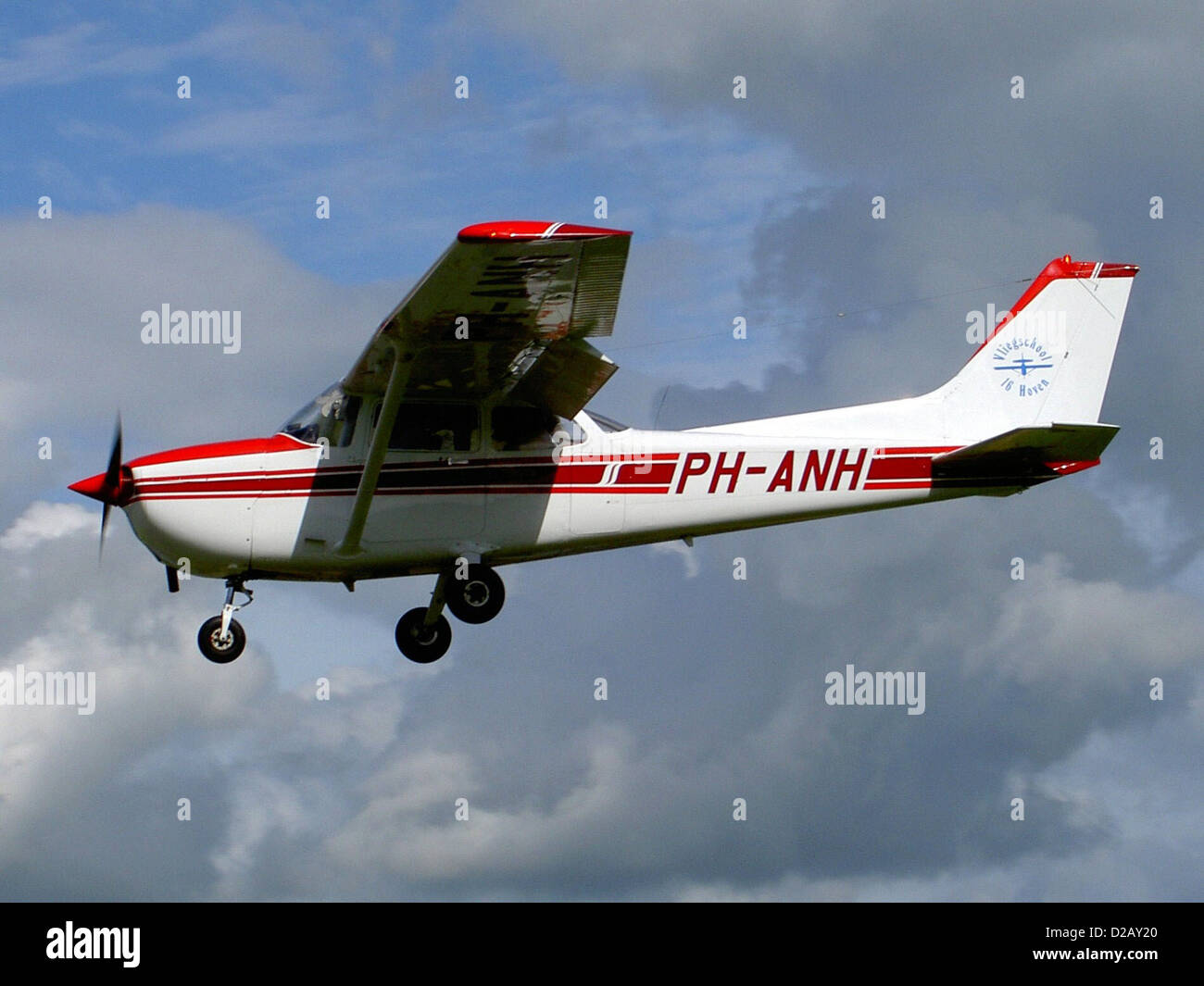 Cessna wing with flaps hi-res stock photography and images - Alamy