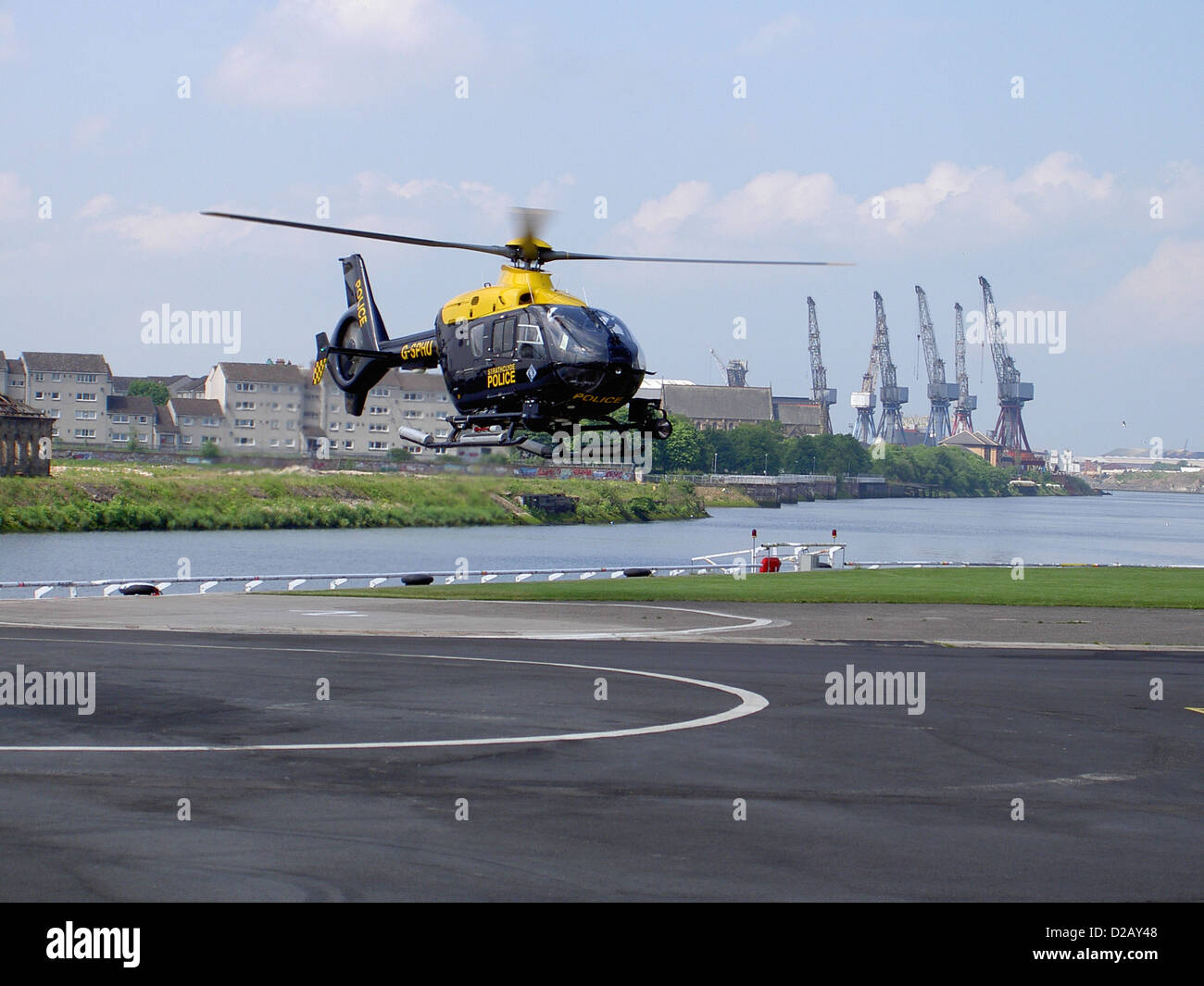 Glasgow airport police hi-res stock photography and images - Alamy