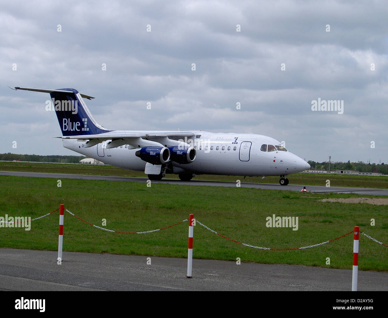Avro rj85 jet aircraft hi-res stock photography and images - Alamy
