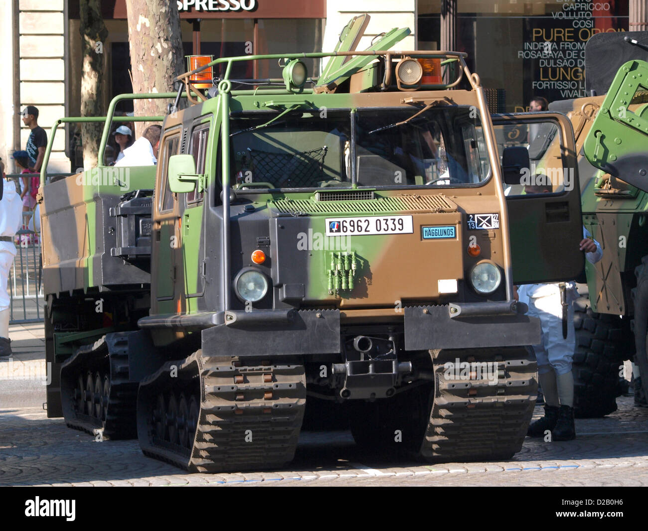 The VHM-1 military parade featured a variety of French military ...