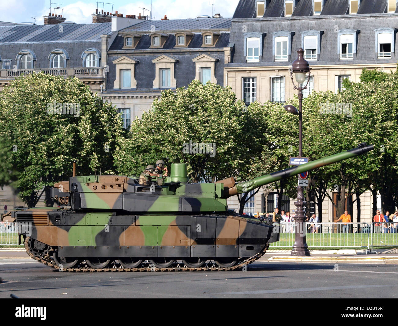LeClerc MBT tank military parade Champs Elysees Stock Photo - Alamy