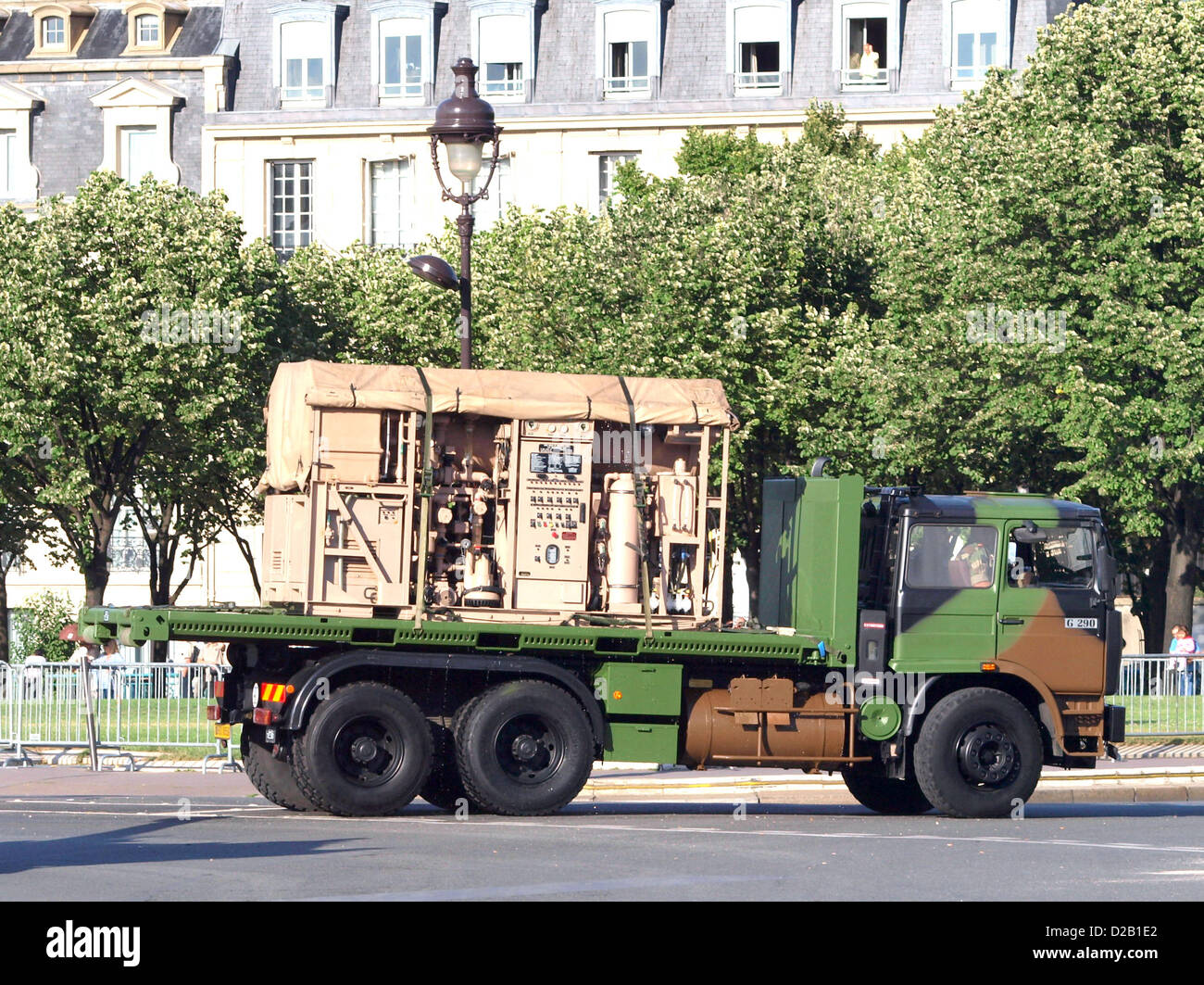 The Renault G290 truck, featured in a military parade on the Champs ...