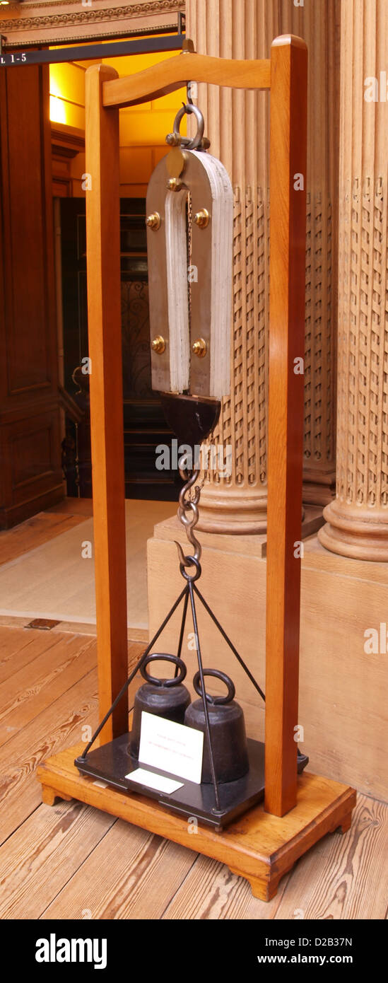 Magnetism physics hi-res stock photography and images - Alamy