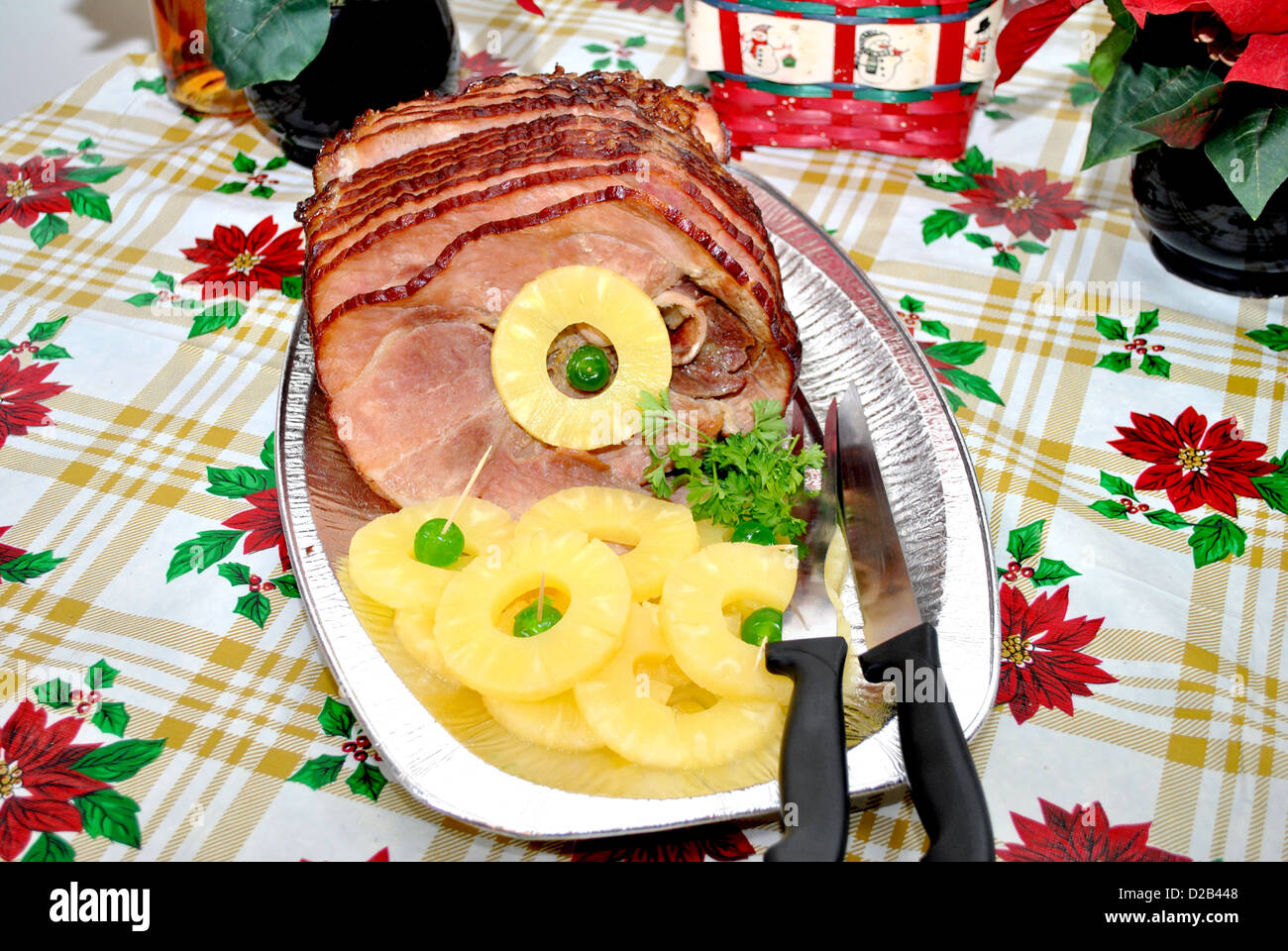 Perfect Christmas Ham with Pineapple Stock Photo - Alamy