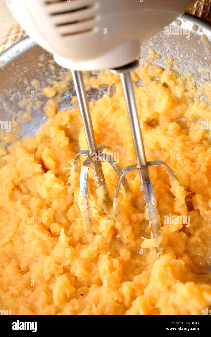 Mashing hi-res stock photography and images - Alamy