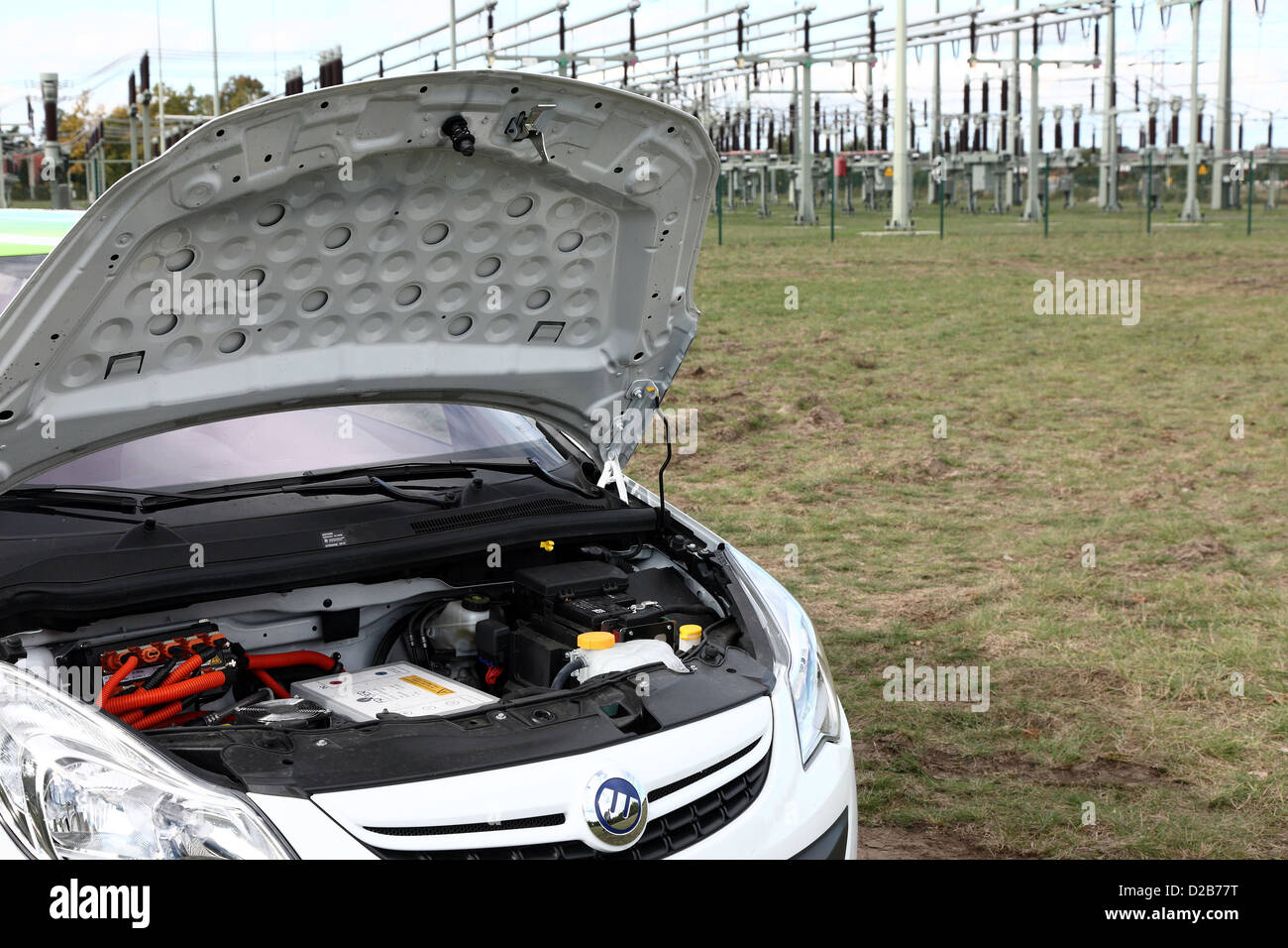 Electric car engine compartment hi-res stock photography and images - Alamy