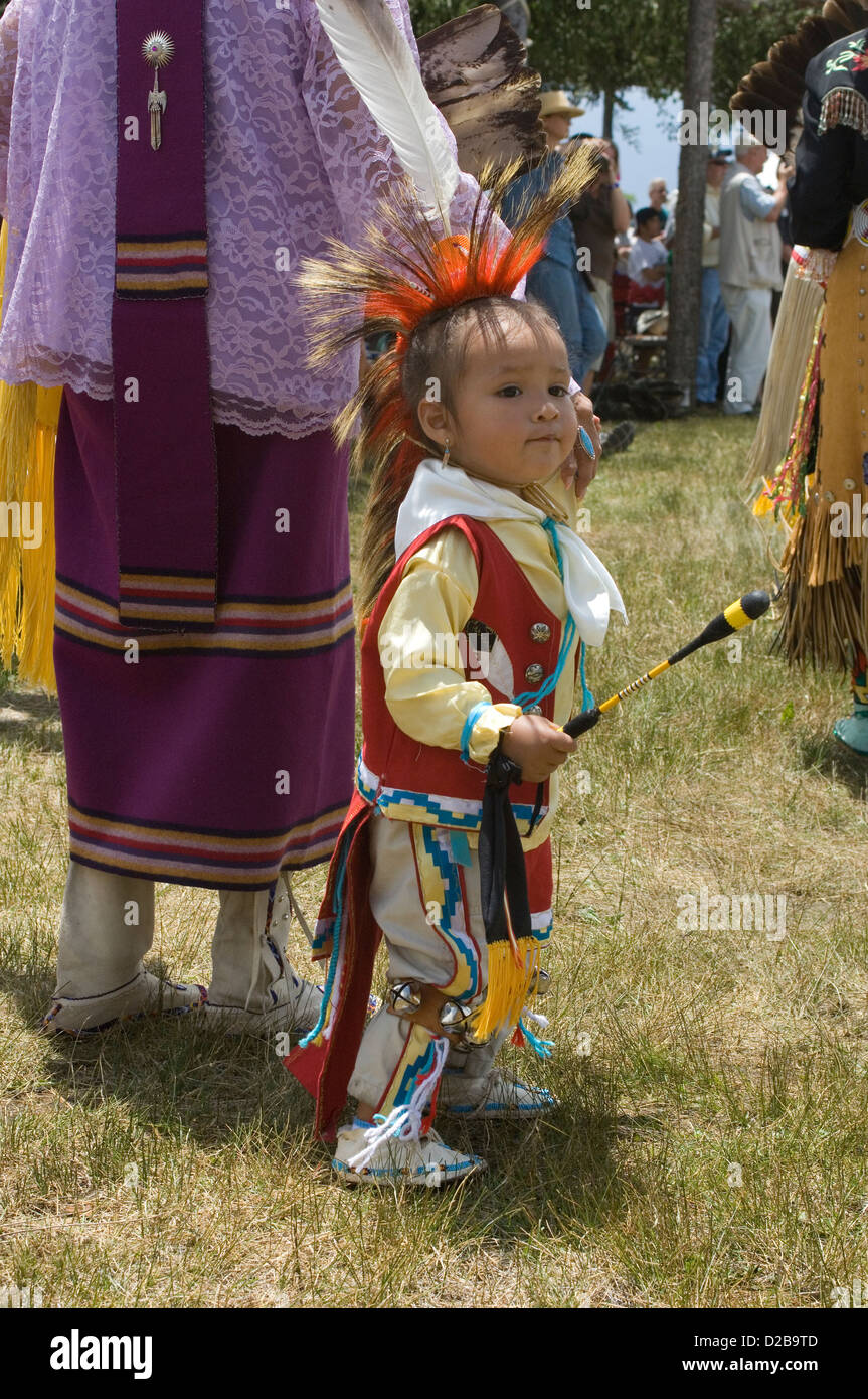 A Gathering North America'S Native People Meeting Dance Sing Socialize ...