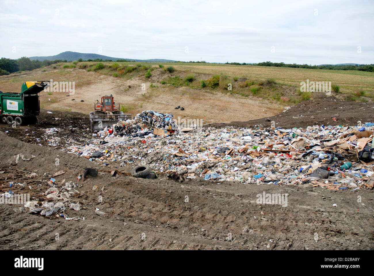Land fill landscape hi-res stock photography and images - Alamy