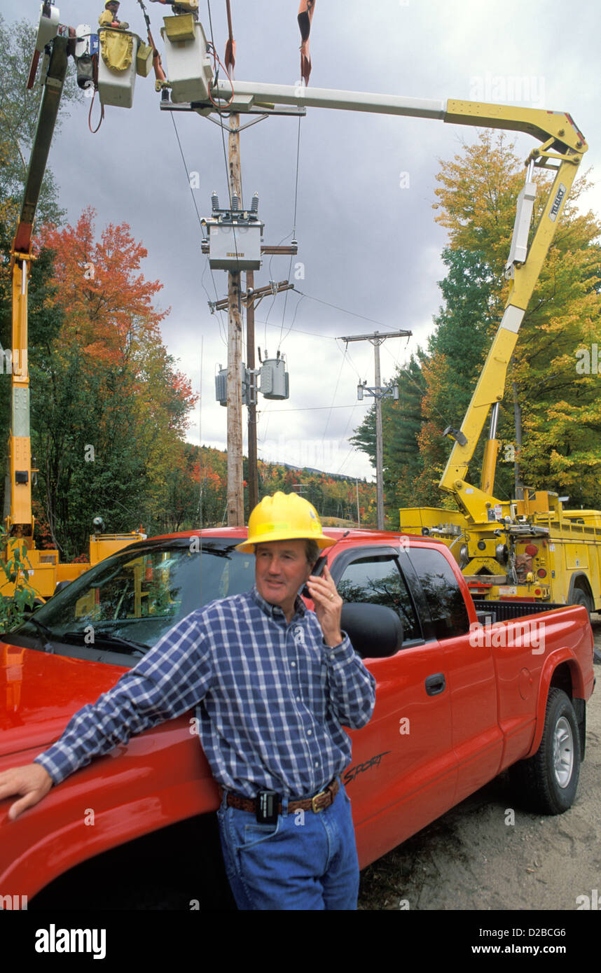 Infrastructure worker hi-res stock photography and images - Alamy