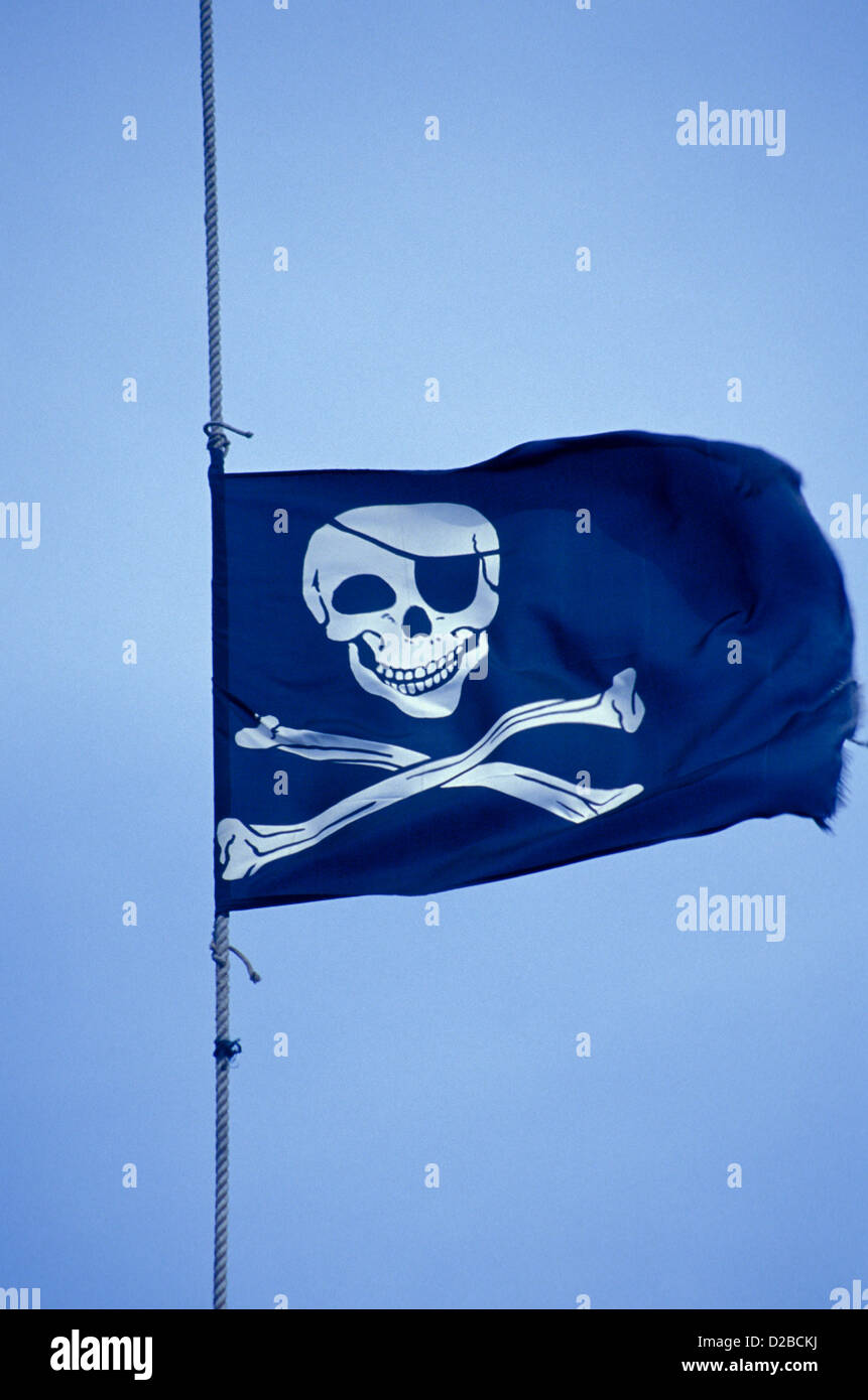 Pirate flags hi-res stock photography and images - Alamy