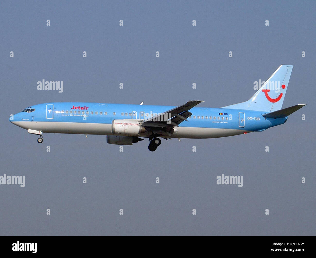 Boeing 737-400 Jetair OO-TUB operated by TUI airlines Belgium landing ...