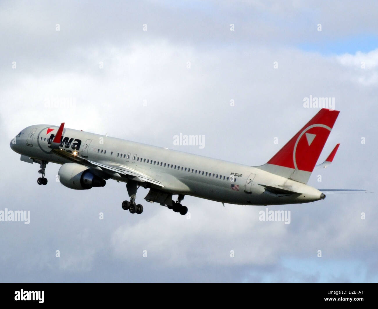 Tail boeing 757 jet aircraft hi-res stock photography and images - Alamy