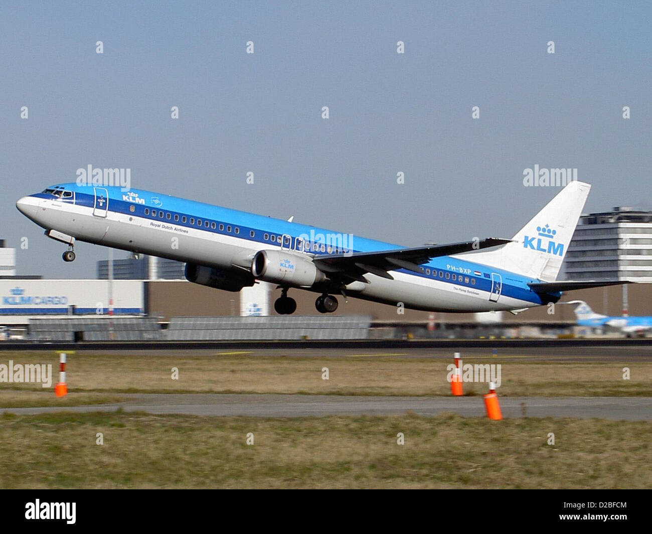Boeing 737 Aircraft Wing Flaps High Resolution Stock Photography and ...