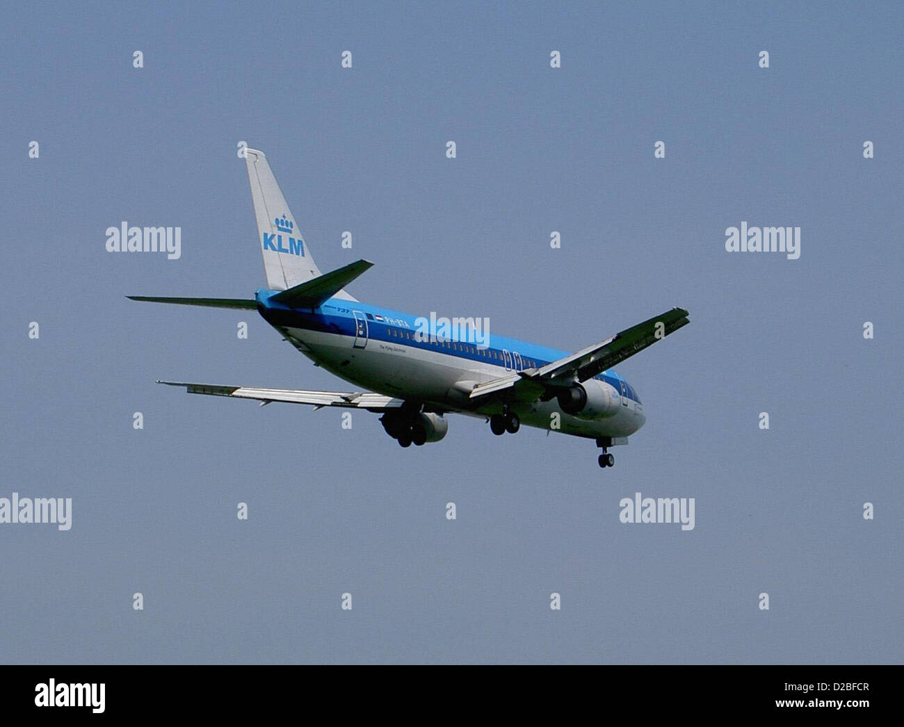 Boeing 737 aircraft wing flaps hi-res stock photography and images - Alamy