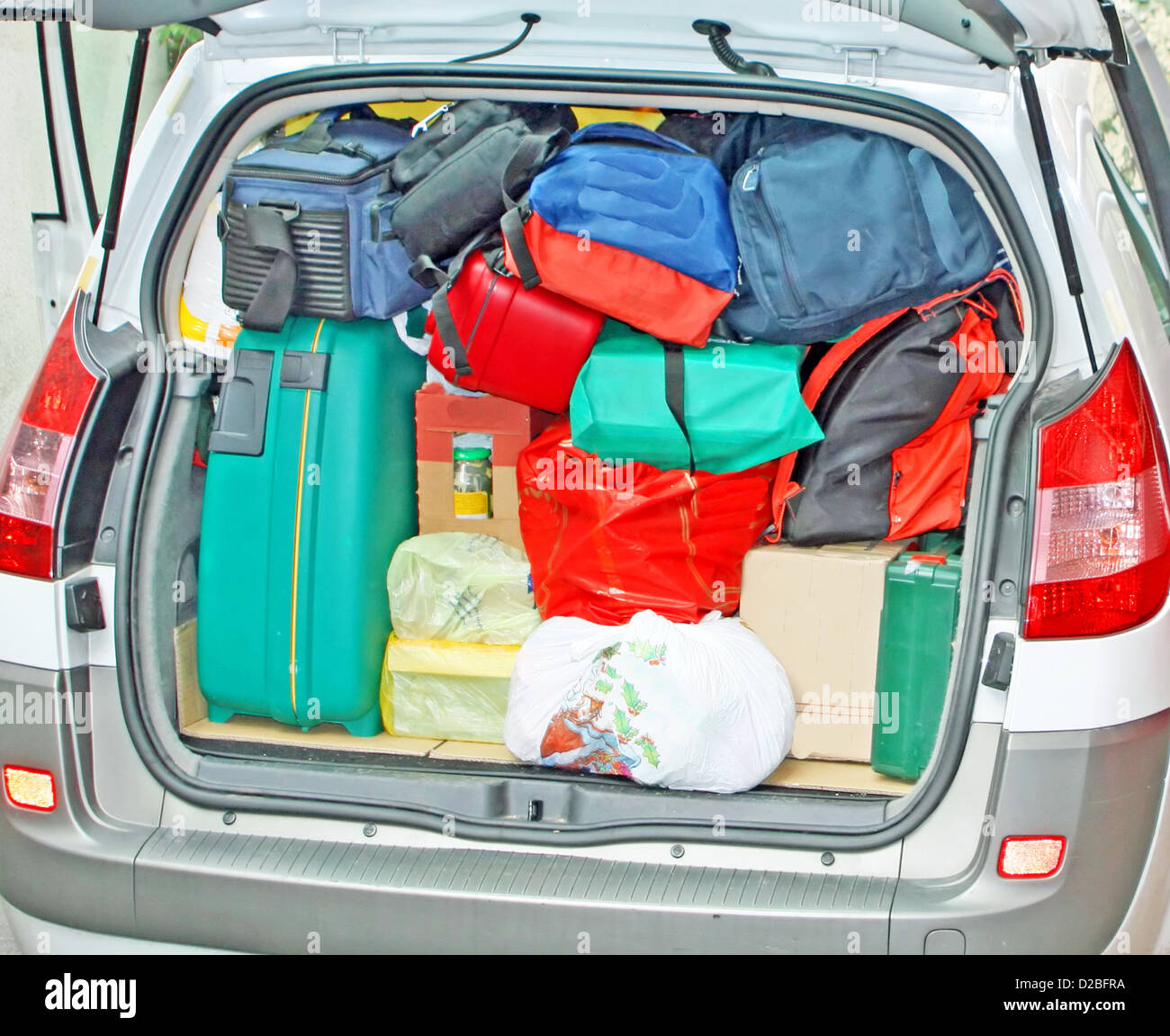 Car loaded for vacation hi-res stock photography and images - Alamy
