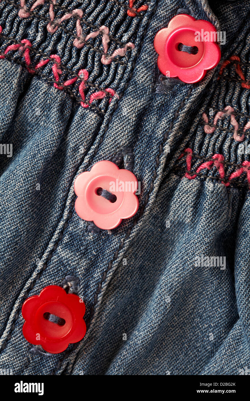 Smocking hi-res stock photography and images - Alamy