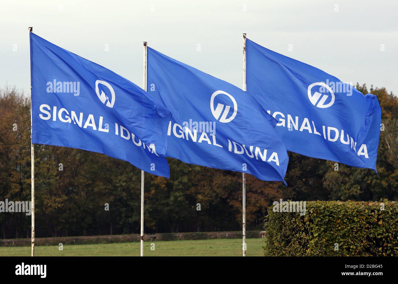Signal iduna logo hi-res stock photography and images - Alamy