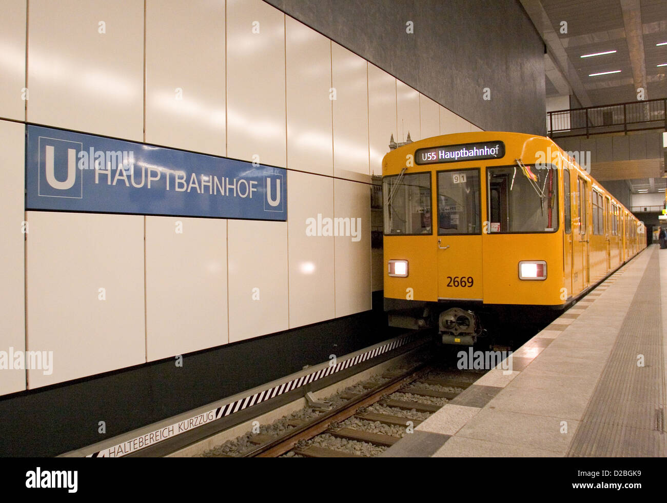 Berlin, Germany, subway line U55 in the station Hauptbahnhof Stock ...