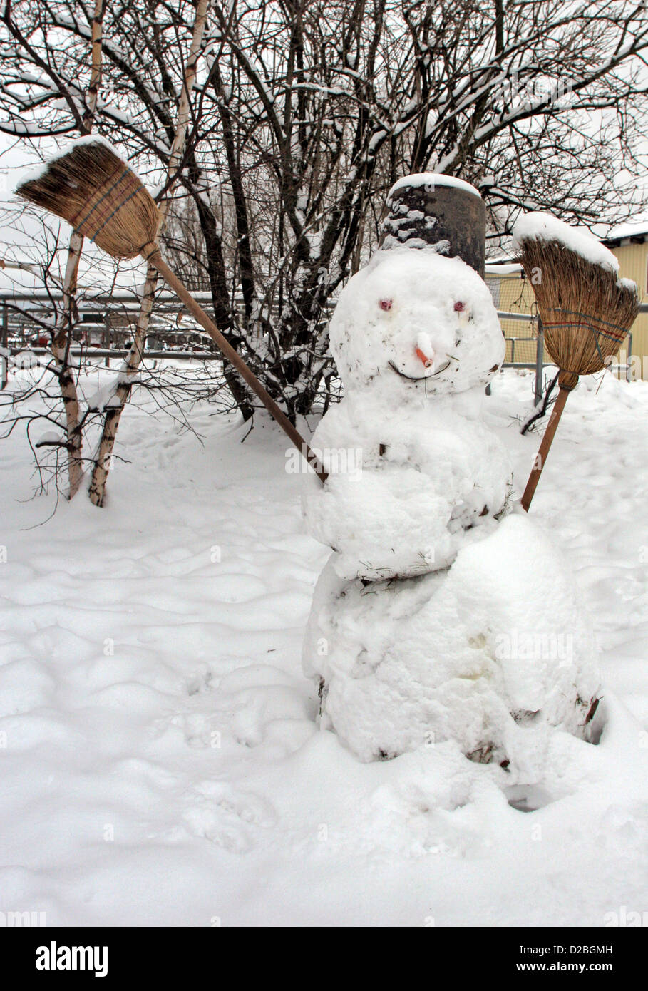 Snowman icon hi-res stock photography and images - Alamy