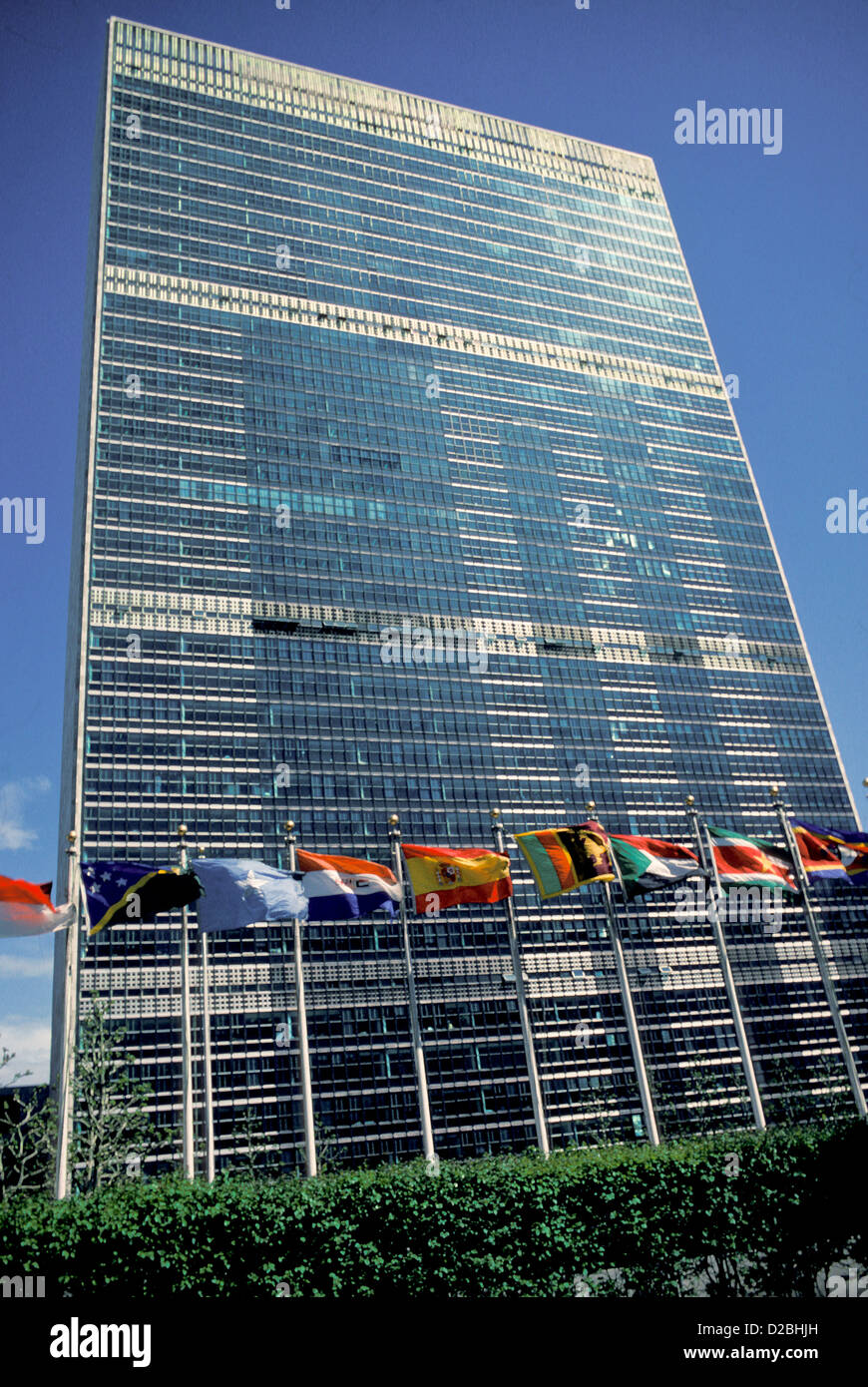 Building with flags hi-res stock photography and images - Alamy