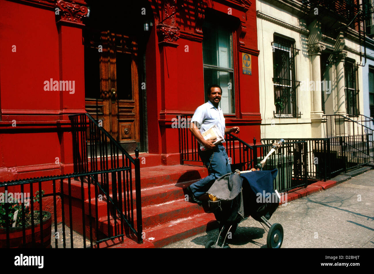 Us postal worker hi-res stock photography and images - Alamy