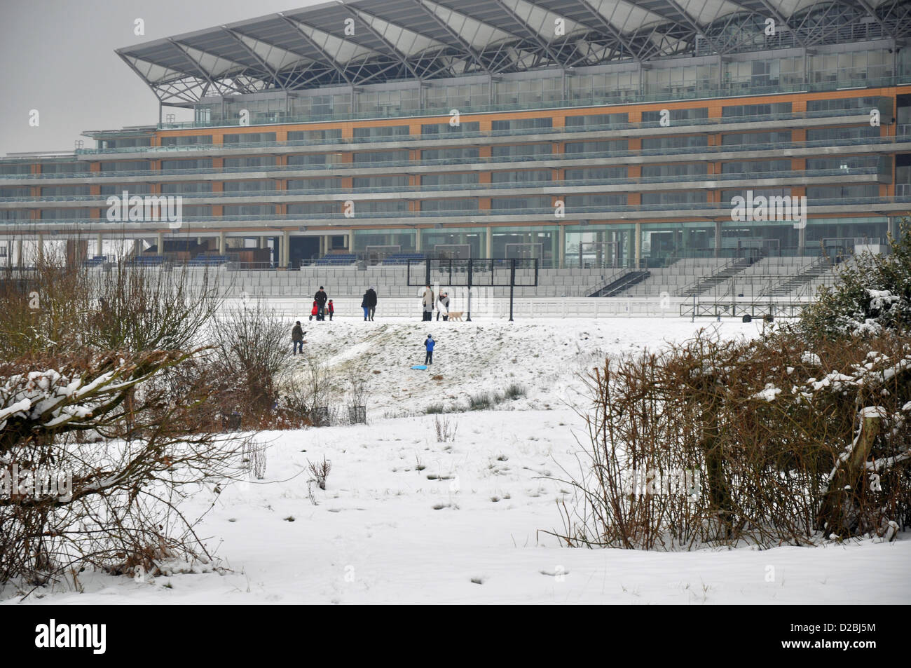 Snow covers Ascot racecourse Stock Photo - Alamy