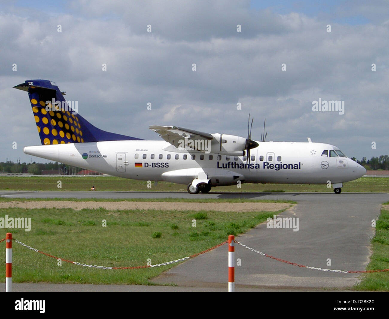 Atr 42 aircraft hi-res stock photography and images - Alamy