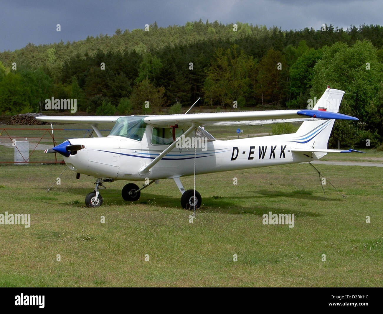 Cessna 152 d ewkk at saarmund edcs hi-res stock photography and images ...