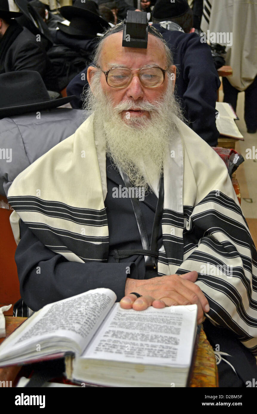 Congregant hi-res stock photography and images - Alamy