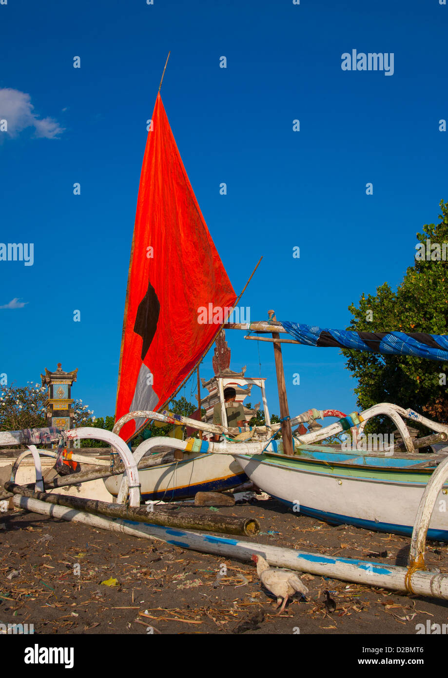 Prahu Boat On A Beach, Mataram, Lombok Island, Indonesia Stock Photo ...