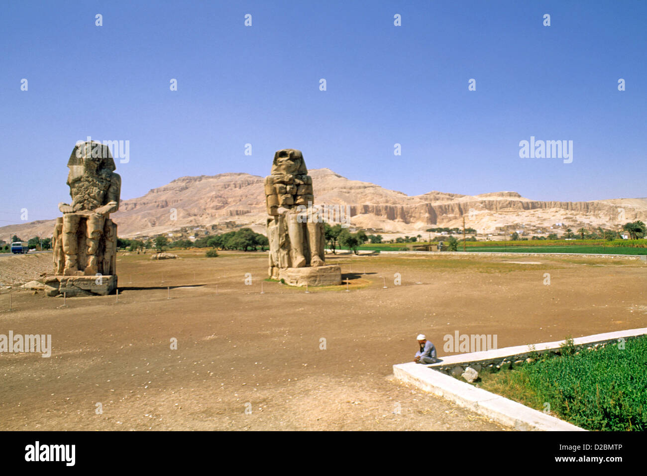 The colossus of memnon hi-res stock photography and images - Alamy
