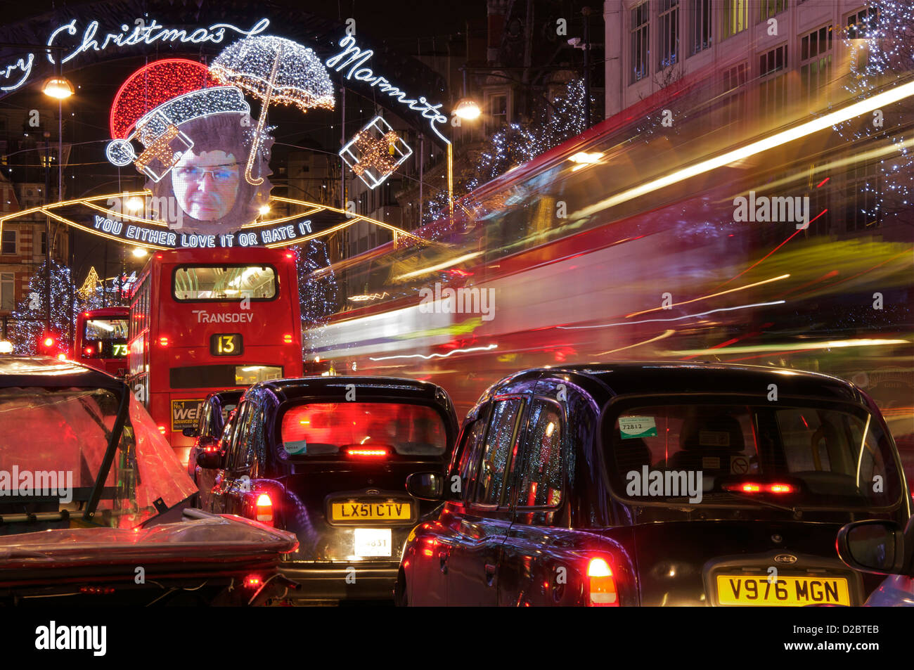 London Christmas street scene Stock Photo - Alamy