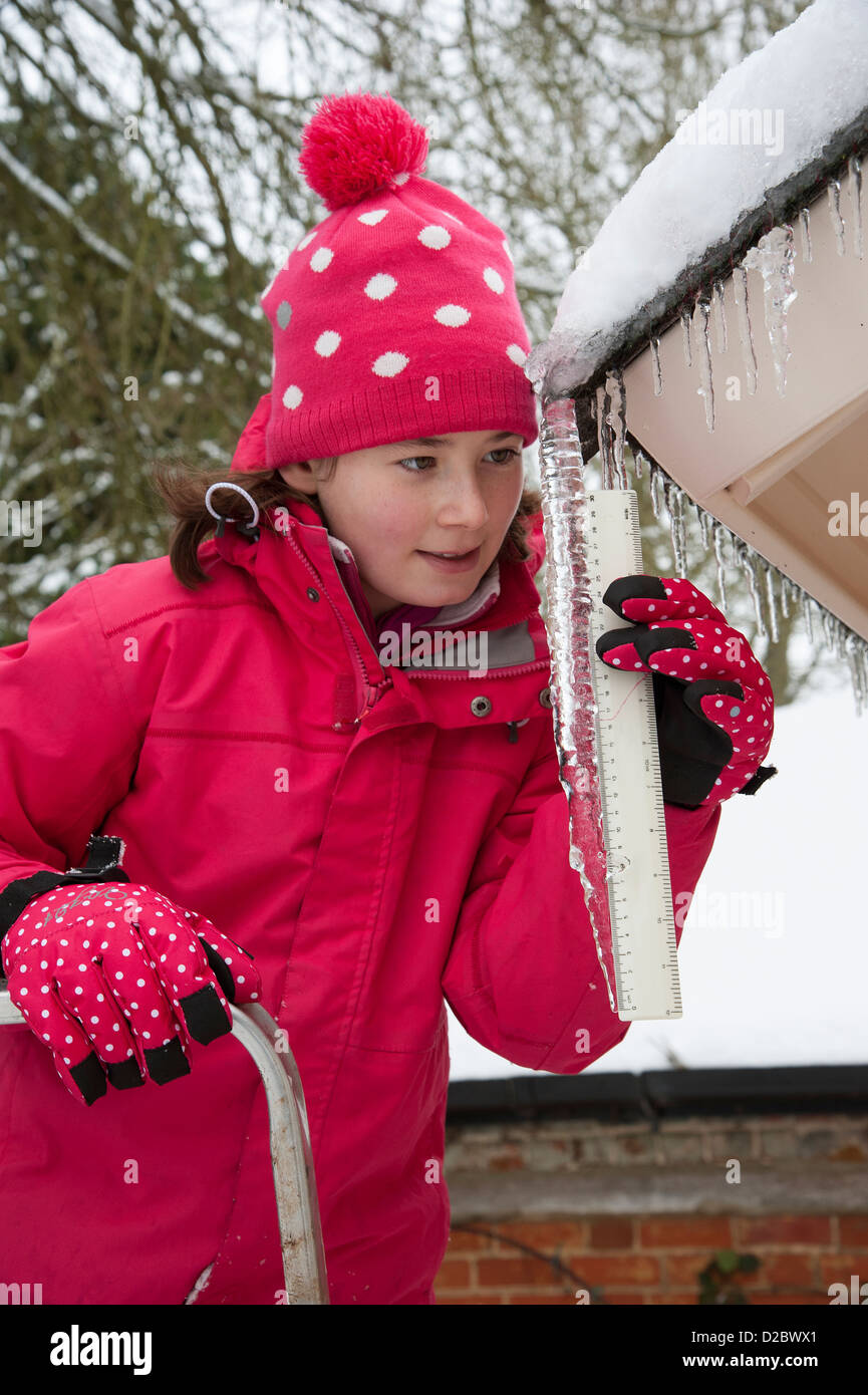 School ruler girl hi-res stock photography and images - Alamy
