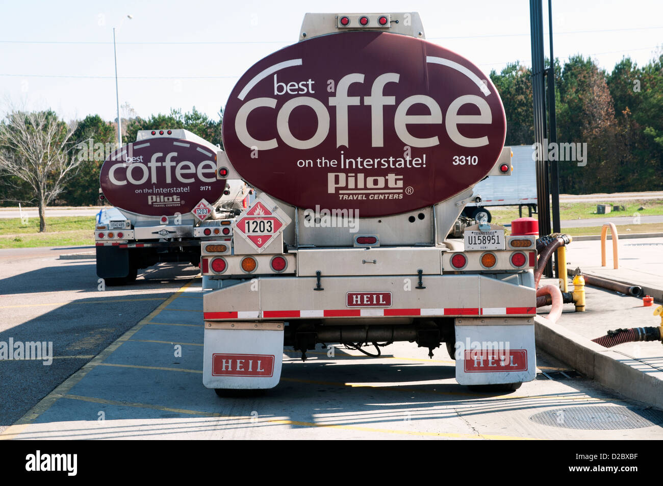 Tanker Truck Stock Photos & Tanker Truck Stock Images - Alamy