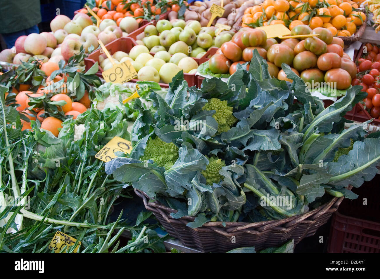 Roman market stall hi-res stock photography and images - Alamy