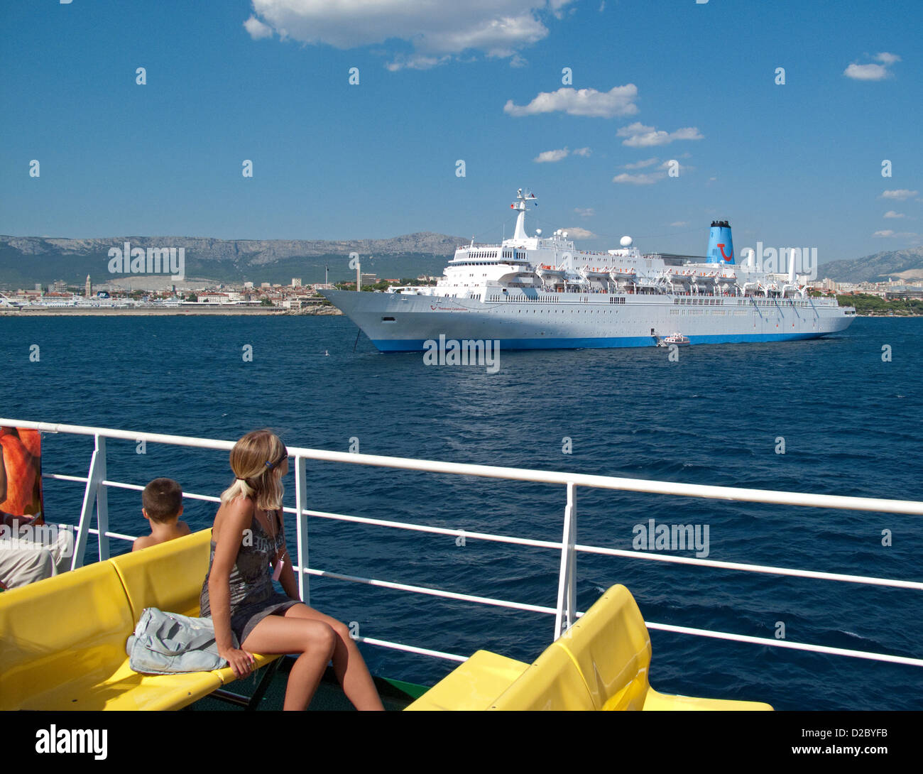Tui celebration hi-res stock photography and images - Alamy